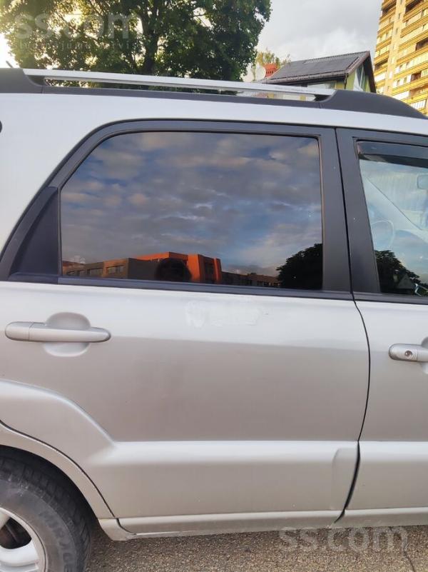 Pelēks Kia Sportage 2007 Rīga, ar dzinēja tilpumu 2.00 L un nobraukumu 262 tūkst. km par 2200 €, foto 3 vietnē AUTOMOTO.COM.LV