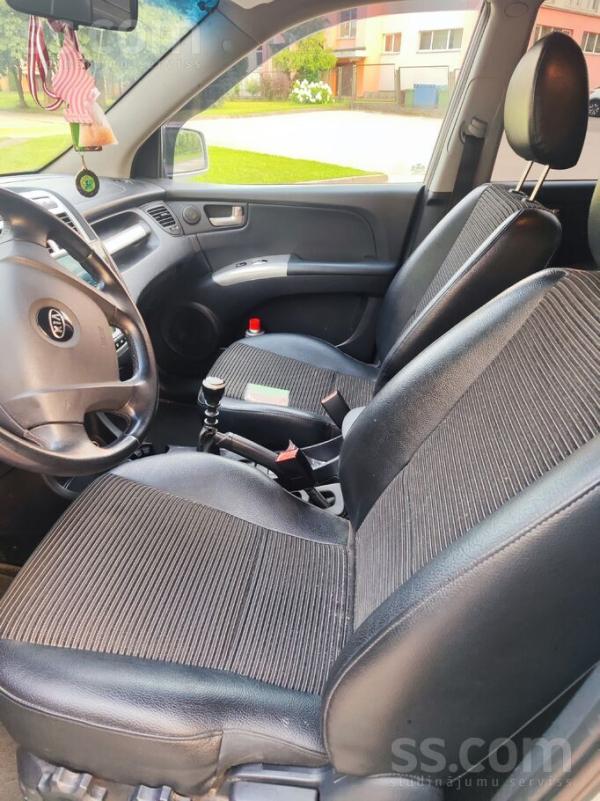 Pelēks Kia Sportage 2007 Rīga, ar dzinēja tilpumu 2.00 L un nobraukumu 262 tūkst. km par 2200 €, foto 5 vietnē AUTOMOTO.COM.LV