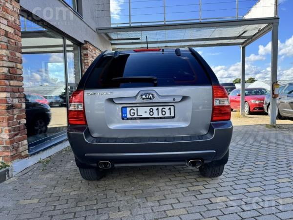 Grey Kia Sportage 2007 in Talsi, with an engine capacity of 2.00 L and mileage of 186 thousand km for 3600 €, photo 4 on AUTOMOTO.COM.LV