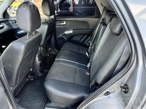 Grey Kia Sportage 2007 in Talsi, with an engine capacity of 2.00 L and mileage of 186 thousand km for 3600 €, photo 10 on AUTOMOTO.COM.LV
