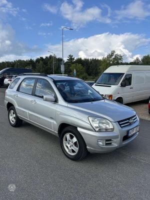 Pelēks Kia Sportage 2007 Viļņa, ar dzinēja tilpumu 1.98 L un nobraukumu 299 tūkst. km par 1650 €, foto  vietnē AUTOMOTO.COM.LV