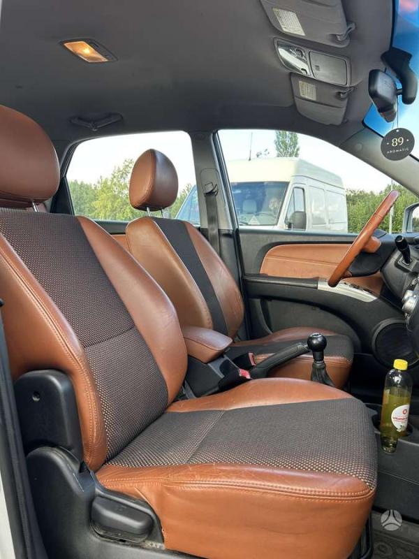 Kia Sportage 2007 Viļņa vietnē Pelēks Kia Sportage 2007 Viļņa, ar dzinēja tilpumu 1.98 L un nobraukumu 299 tūkst. km par 1650 €, foto 11 vietnē AUTOMOTO.COM.LV