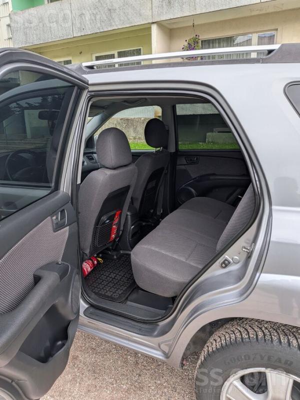 Grey Kia Sportage 2007 in Ventspils, with an engine capacity of 2.00 L and mileage of 265 thousand km for 2400 €, photo 3 on AUTOMOTO.COM.LV