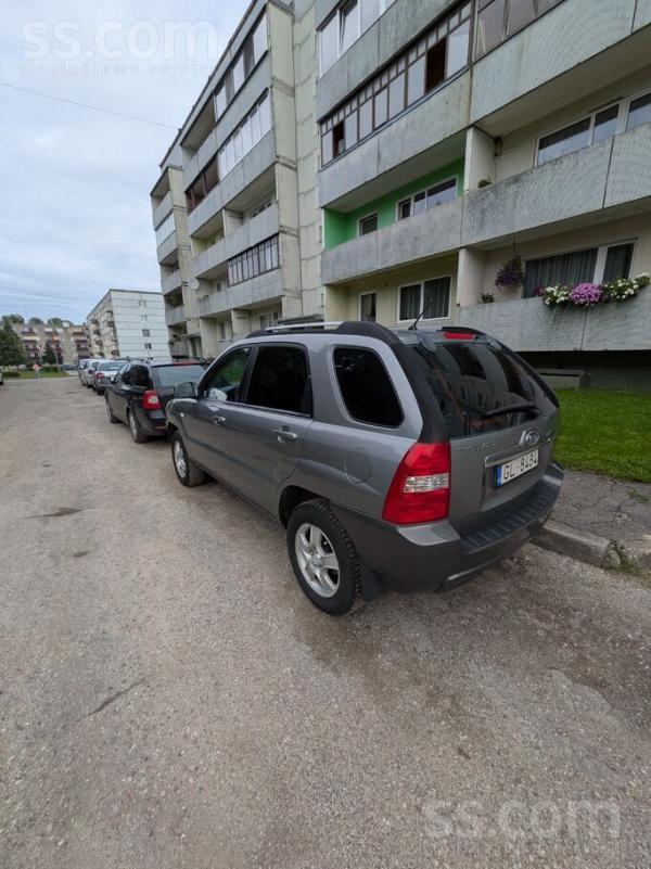Grey Kia Sportage 2007 in Ventspils, with an engine capacity of 2.00 L and mileage of 265 thousand km for 2400 €, photo 4 on AUTOMOTO.COM.LV