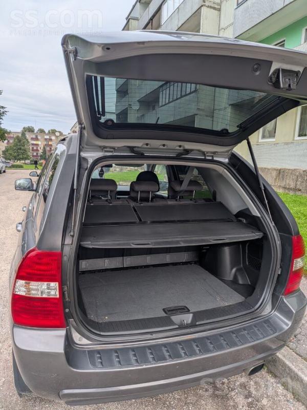 Grey Kia Sportage 2007 in Ventspils, with an engine capacity of 2.00 L and mileage of 265 thousand km for 2400 €, photo 5 on AUTOMOTO.COM.LV