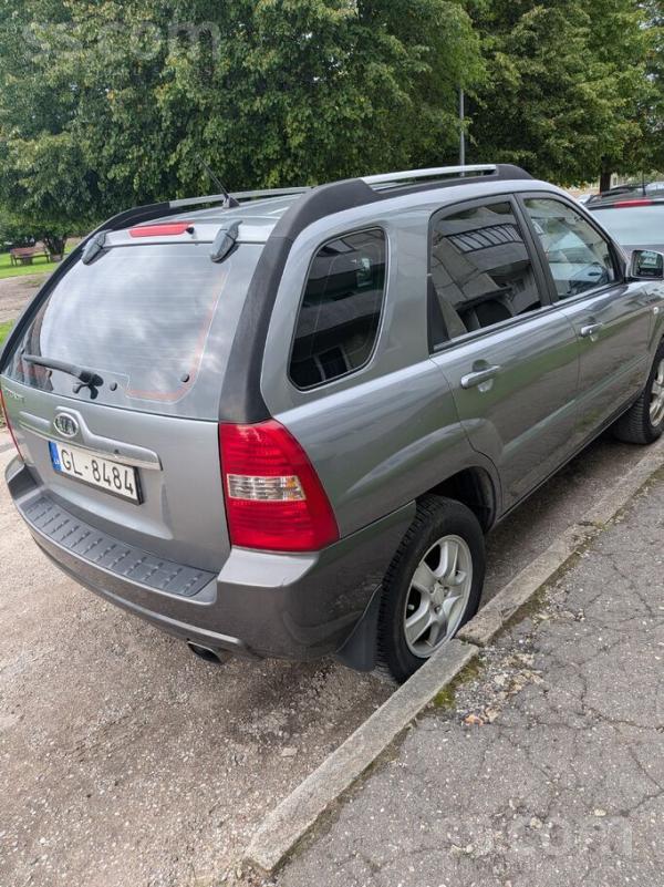 Grey Kia Sportage 2007 in Ventspils, with an engine capacity of 2.00 L and mileage of 265 thousand km for 2400 €, photo 8 on AUTOMOTO.COM.LV