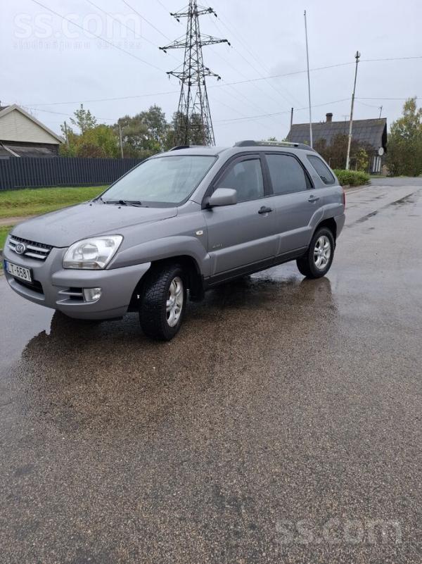 Pelēks Kia Sportage 2007 Rēzekne, ar dzinēja tilpumu 2.00 L un nobraukumu 242 tūkst. km par 2000 €, foto 3 vietnē AUTOMOTO.COM.LV