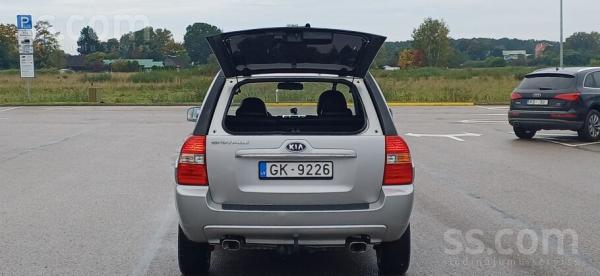 Kia Sportage 2007 Rīga vietnē Pelēks Kia Sportage 2007 Rīga, ar dzinēja tilpumu 2.00 L un nobraukumu 266 tūkst. km par 2250 €, foto 9 vietnē AUTOMOTO.COM.LV