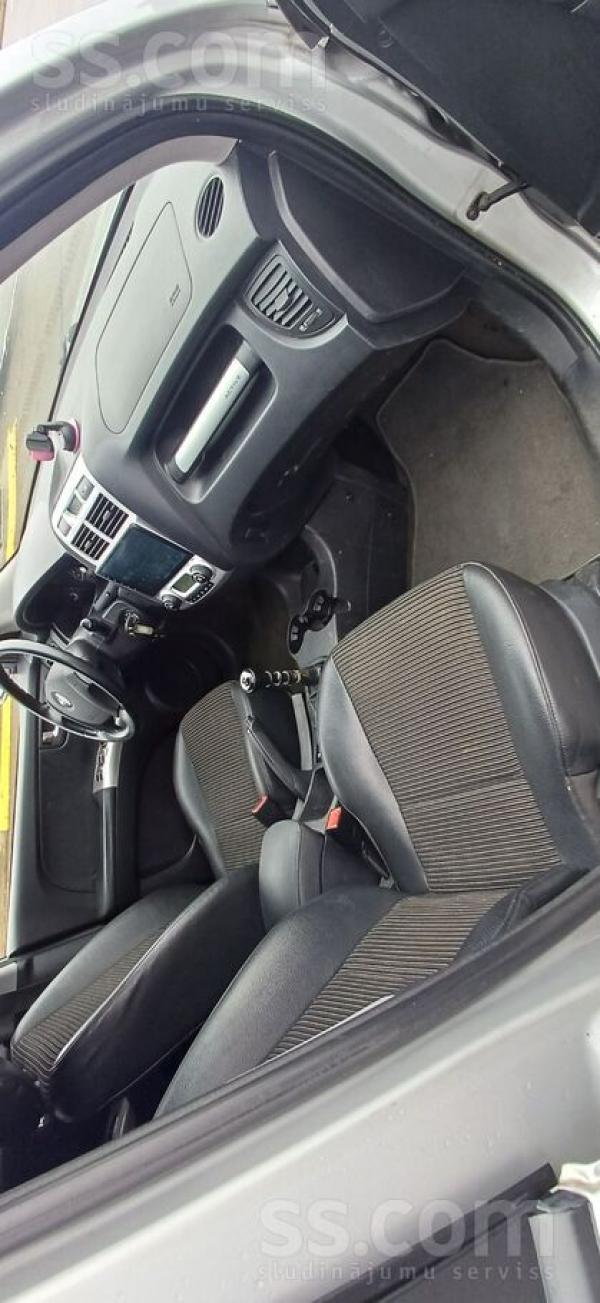 Kia Sportage 2007 Rīga vietnē Pelēks Kia Sportage 2007 Rīga, ar dzinēja tilpumu 2.00 L un nobraukumu 266 tūkst. km par 2250 €, foto 11 vietnē AUTOMOTO.COM.LV