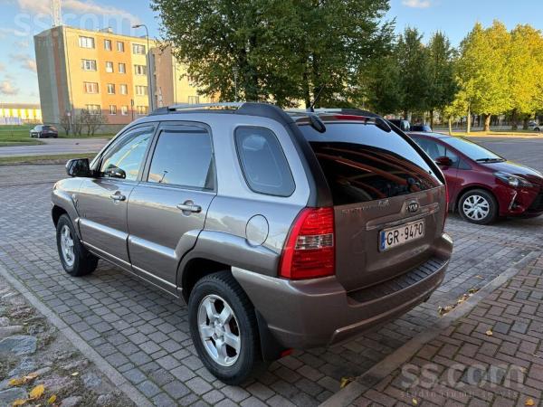 Pelēks Kia Sportage 2007 Ventspils, ar dzinēja tilpumu 2.00 L un nobraukumu 224 tūkst. km par 2099 €, foto 5 vietnē AUTOMOTO.COM.LV