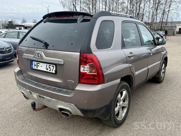 Pelēks Kia Sportage 2008 Rīga, ar dzinēja tilpumu 2.70 L un nobraukumu 0 tūkst. km par 2990 €, foto 6 vietnē AUTOMOTO.COM.LV