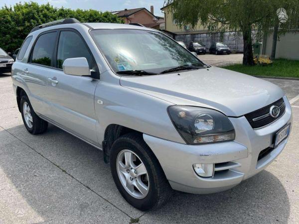 Pelēks Kia Sportage 2008 Viļņa, ar dzinēja tilpumu 1.98 L un nobraukumu 200 tūkst. km par 3999 €, foto 6 vietnē AUTOMOTO.COM.LV