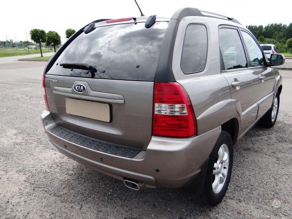 Grey Kia Sportage 2008 in Kaunas, with an engine capacity of 1.98 L and mileage of 134 thousand km for 2700 €, photo 3 on AUTOMOTO.COM.LV