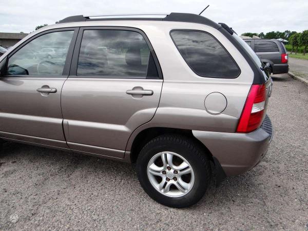 Grey Kia Sportage 2008 in Kaunas, with an engine capacity of 1.98 L and mileage of 134 thousand km for 2700 €, photo 4 on AUTOMOTO.COM.LV