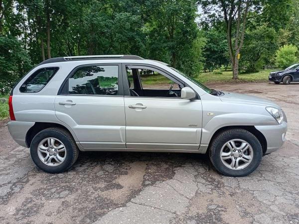 Grey Kia Sportage 2008 in Kaunas, with an engine capacity of 1.99 L and mileage of 170 thousand km for 3850 €, photo 4 on AUTOMOTO.COM.LV