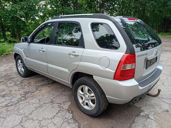 Grey Kia Sportage 2008 in Kaunas, with an engine capacity of 1.99 L and mileage of 170 thousand km for 3850 €, photo 6 on AUTOMOTO.COM.LV