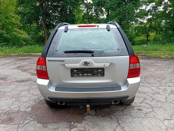 Grey Kia Sportage 2008 in Kaunas, with an engine capacity of 1.99 L and mileage of 170 thousand km for 3850 €, photo 8 on AUTOMOTO.COM.LV