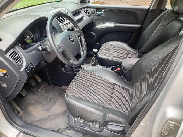 Grey Kia Sportage 2008 in Kaunas, with an engine capacity of 1.99 L and mileage of 170 thousand km for 3850 €, photo 10 on AUTOMOTO.COM.LV