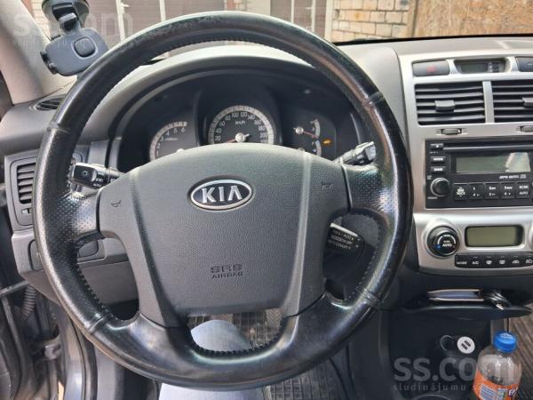 Grey Kia Sportage 2008 in Daugavpils, with an engine capacity of 2.00 L and mileage of 0 thousand km for 3700 €, photo 6 on AUTOMOTO.COM.LV