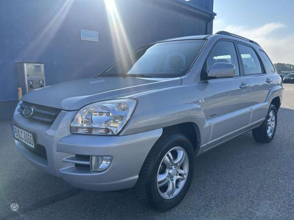 Grey Kia Sportage 2008 in Marijampole, with an engine capacity of 1.98 L and mileage of 191 thousand km for 3699 €, photo 1 on AUTOMOTO.COM.LV