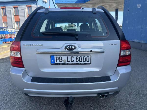 Grey Kia Sportage 2008 in Marijampole, with an engine capacity of 1.98 L and mileage of 191 thousand km for 3699 €, photo 5 on AUTOMOTO.COM.LV