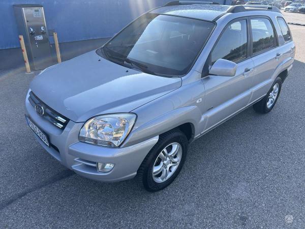 Grey Kia Sportage 2008 in Marijampole, with an engine capacity of 1.98 L and mileage of 191 thousand km for 3699 €, photo 8 on AUTOMOTO.COM.LV