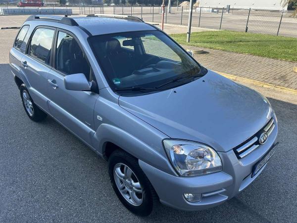 Grey Kia Sportage 2008 in Marijampole, with an engine capacity of 1.98 L and mileage of 191 thousand km for 3699 €, photo 9 on AUTOMOTO.COM.LV