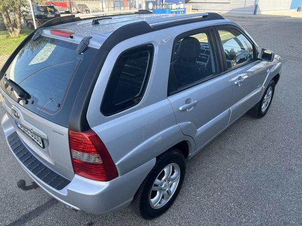 Grey Kia Sportage 2008 in Marijampole, with an engine capacity of 1.98 L and mileage of 191 thousand km for 3699 €, photo 10 on AUTOMOTO.COM.LV