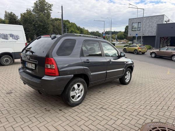 Pelēks Kia Sportage 2008 Viļņa, ar dzinēja tilpumu 1.99 L un nobraukumu 288 tūkst. km par 3000 €, foto 4 vietnē AUTOMOTO.COM.LV