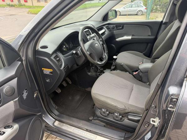 Pelēks Kia Sportage 2008 Viļņa, ar dzinēja tilpumu 1.99 L un nobraukumu 288 tūkst. km par 3000 €, foto 9 vietnē AUTOMOTO.COM.LV