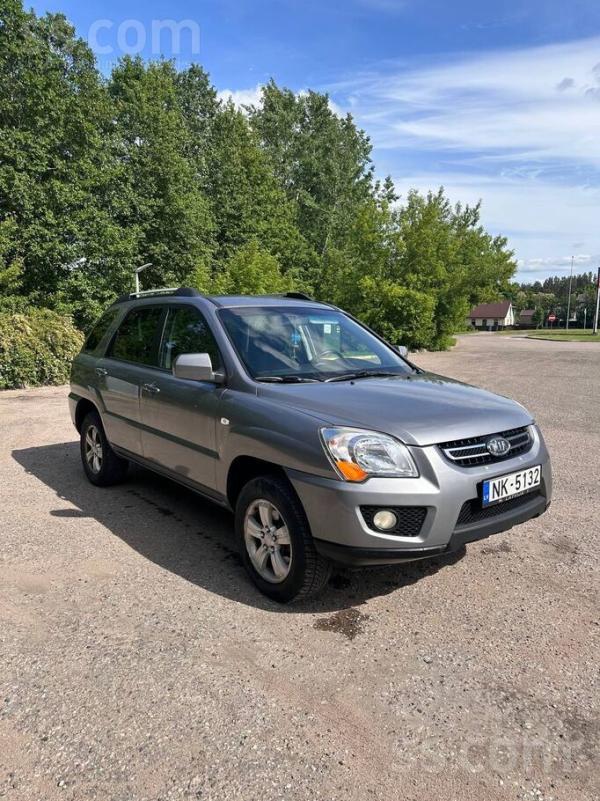 Grey Kia Sportage 2009 in Daugavpils, with an engine capacity of 2.00 L and mileage of 230 thousand km for 3500 €, photo 7 on AUTOMOTO.COM.LV