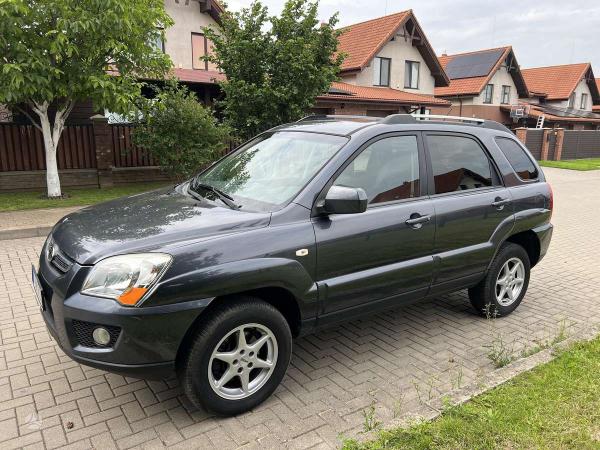 Grey Kia Sportage 2009 in Klaipeda, with an engine capacity of 1.99 L and mileage of 278 thousand km for 3450 €, photo 5 on AUTOMOTO.COM.LV