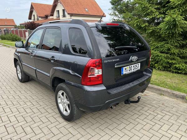 Grey Kia Sportage 2009 in Klaipeda, with an engine capacity of 1.99 L and mileage of 278 thousand km for 3450 €, photo 6 on AUTOMOTO.COM.LV