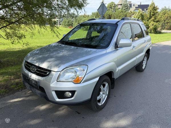 Kia Sportage 2009 in Marijampole on AUTOMOTO.COM.LV Grey Kia Sportage 2009 in Marijampole, with an engine capacity of 1.99 L and mileage of 254 thousand km for 2800 €, photo 1 on AUTOMOTO.COM.LV