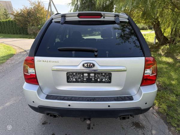 Kia Sportage 2009 in Marijampole on AUTOMOTO.COM.LV Grey Kia Sportage 2009 in Marijampole, with an engine capacity of 1.99 L and mileage of 254 thousand km for 2800 €, photo 5 on AUTOMOTO.COM.LV