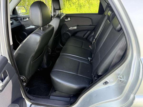 Kia Sportage 2009 in Marijampole on AUTOMOTO.COM.LV Grey Kia Sportage 2009 in Marijampole, with an engine capacity of 1.99 L and mileage of 254 thousand km for 2800 €, photo 11 on AUTOMOTO.COM.LV