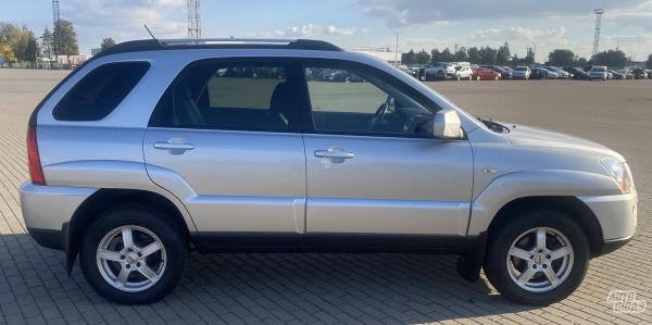 Kia Sportage 2009 in Marijampole on AUTOMOTO.COM.LV Grey Kia Sportage 2009 in Marijampole, with an engine capacity of 2.00 L and mileage of 184 thousand km for 4350 €, photo 4 on AUTOMOTO.COM.LV