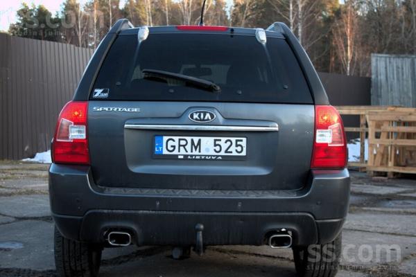 Grey Kia Sportage 2010 in Riga, with an engine capacity of 2.00 L and mileage of 216 thousand km for 3499 €, photo 3 on AUTOMOTO.COM.LV