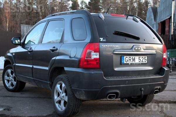 Grey Kia Sportage 2010 in Riga, with an engine capacity of 2.00 L and mileage of 216 thousand km for 3499 €, photo 4 on AUTOMOTO.COM.LV