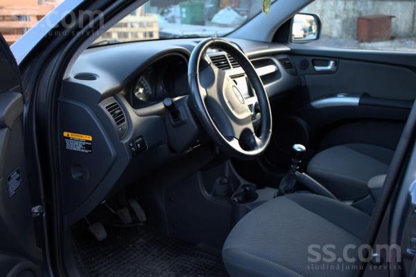 Grey Kia Sportage 2010 in Riga, with an engine capacity of 2.00 L and mileage of 216 thousand km for 3499 €, photo 6 on AUTOMOTO.COM.LV