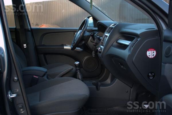 Grey Kia Sportage 2010 in Riga, with an engine capacity of 2.00 L and mileage of 216 thousand km for 3499 €, photo 10 on AUTOMOTO.COM.LV