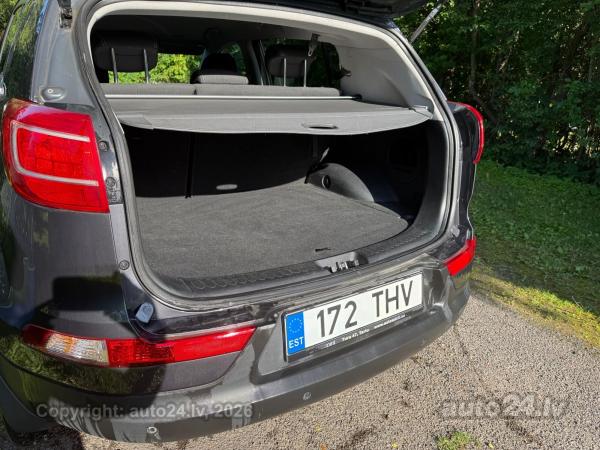 Grey Kia Sportage 2010 in Tallinn, with an engine capacity of 1.60 L and mileage of 171 thousand km for 4000 €, photo 4 on AUTOMOTO.COM.LV