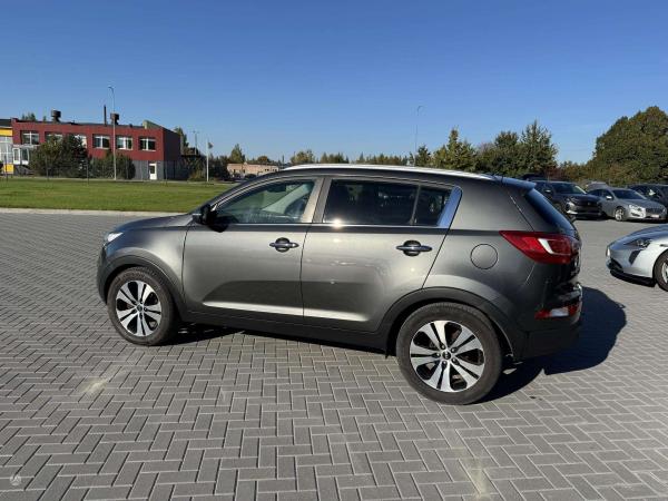 Kia Sportage 2010 Telšiai vietnē Pelēks Kia Sportage 2010 Telšiai, ar dzinēja tilpumu 1.69 L un nobraukumu 255 tūkst. km par 6200 €, foto 5 vietnē AUTOMOTO.COM.LV