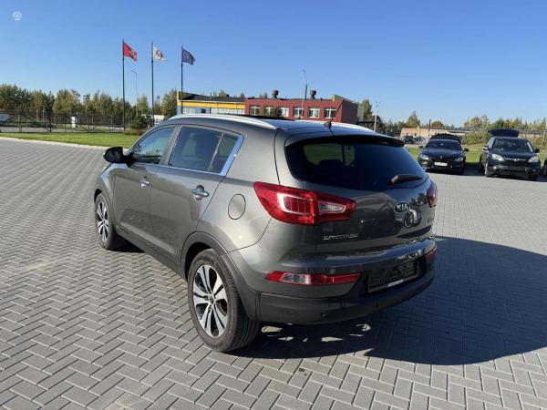 Kia Sportage 2010 Telšiai vietnē Pelēks Kia Sportage 2010 Telšiai, ar dzinēja tilpumu 1.69 L un nobraukumu 255 tūkst. km par 6200 €, foto 6 vietnē AUTOMOTO.COM.LV