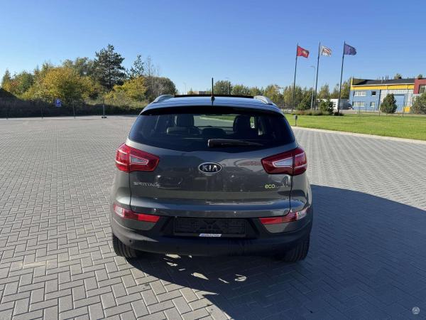 Kia Sportage 2010 Telšiai vietnē Pelēks Kia Sportage 2010 Telšiai, ar dzinēja tilpumu 1.69 L un nobraukumu 255 tūkst. km par 6200 €, foto 7 vietnē AUTOMOTO.COM.LV