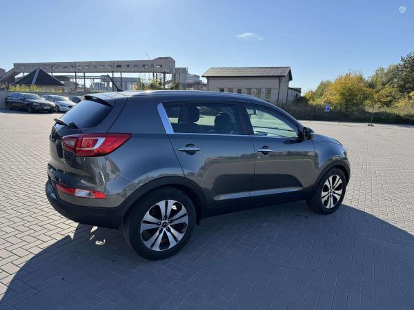 Kia Sportage 2010 Telšiai vietnē Pelēks Kia Sportage 2010 Telšiai, ar dzinēja tilpumu 1.69 L un nobraukumu 255 tūkst. km par 6200 €, foto 8 vietnē AUTOMOTO.COM.LV