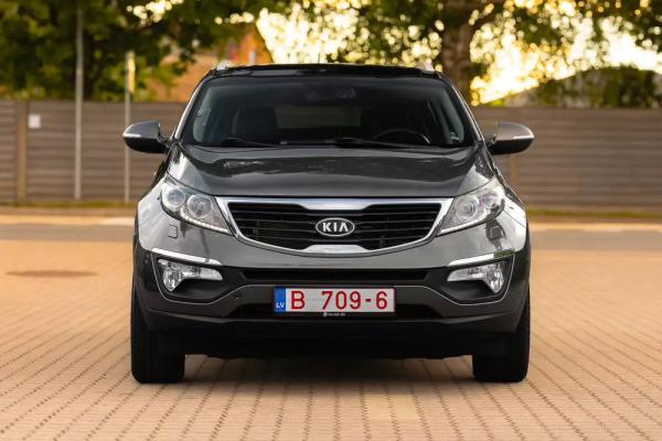 Pelēks Kia Sportage 2011 Jelgava, ar dzinēja tilpumu 2.00 L un nobraukumu 234 tūkst. km par 7900 €, foto 3 vietnē AUTOMOTO.COM.LV