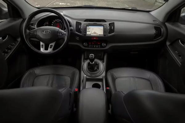 Pelēks Kia Sportage 2011 Jelgava, ar dzinēja tilpumu 2.00 L un nobraukumu 234 tūkst. km par 7900 €, foto 8 vietnē AUTOMOTO.COM.LV