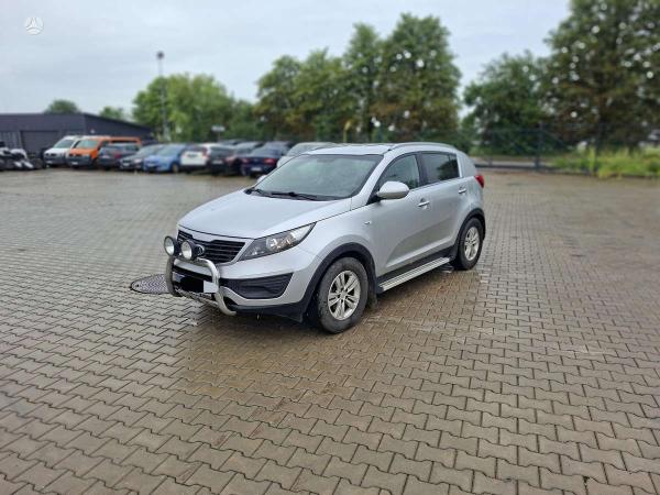Grey Kia Sportage 2011 in Kaunas, with an engine capacity of 1.69 L and mileage of 325 thousand km for 4750 €, photo 1 on AUTOMOTO.COM.LV