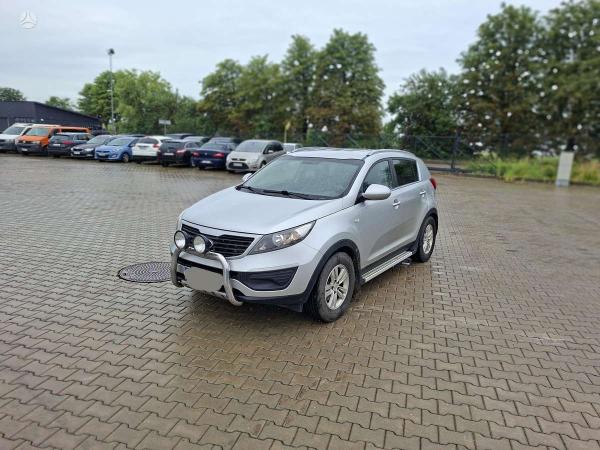 Grey Kia Sportage 2011 in Kaunas, with an engine capacity of 1.69 L and mileage of 325 thousand km for 4750 €, photo 2 on AUTOMOTO.COM.LV